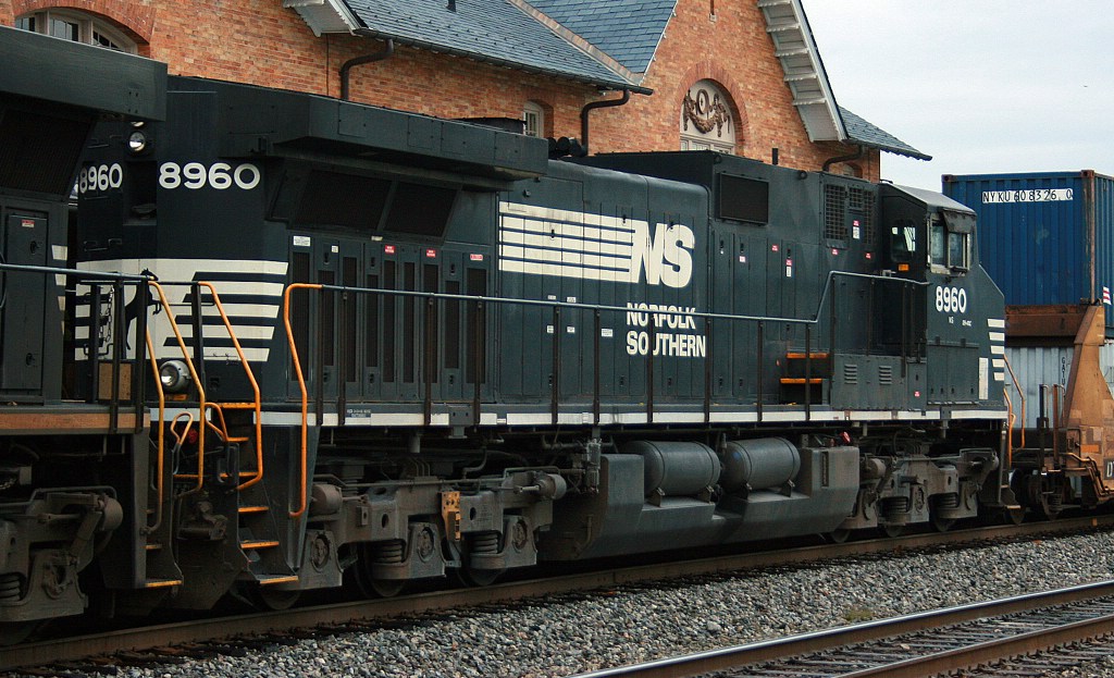 NS 8960